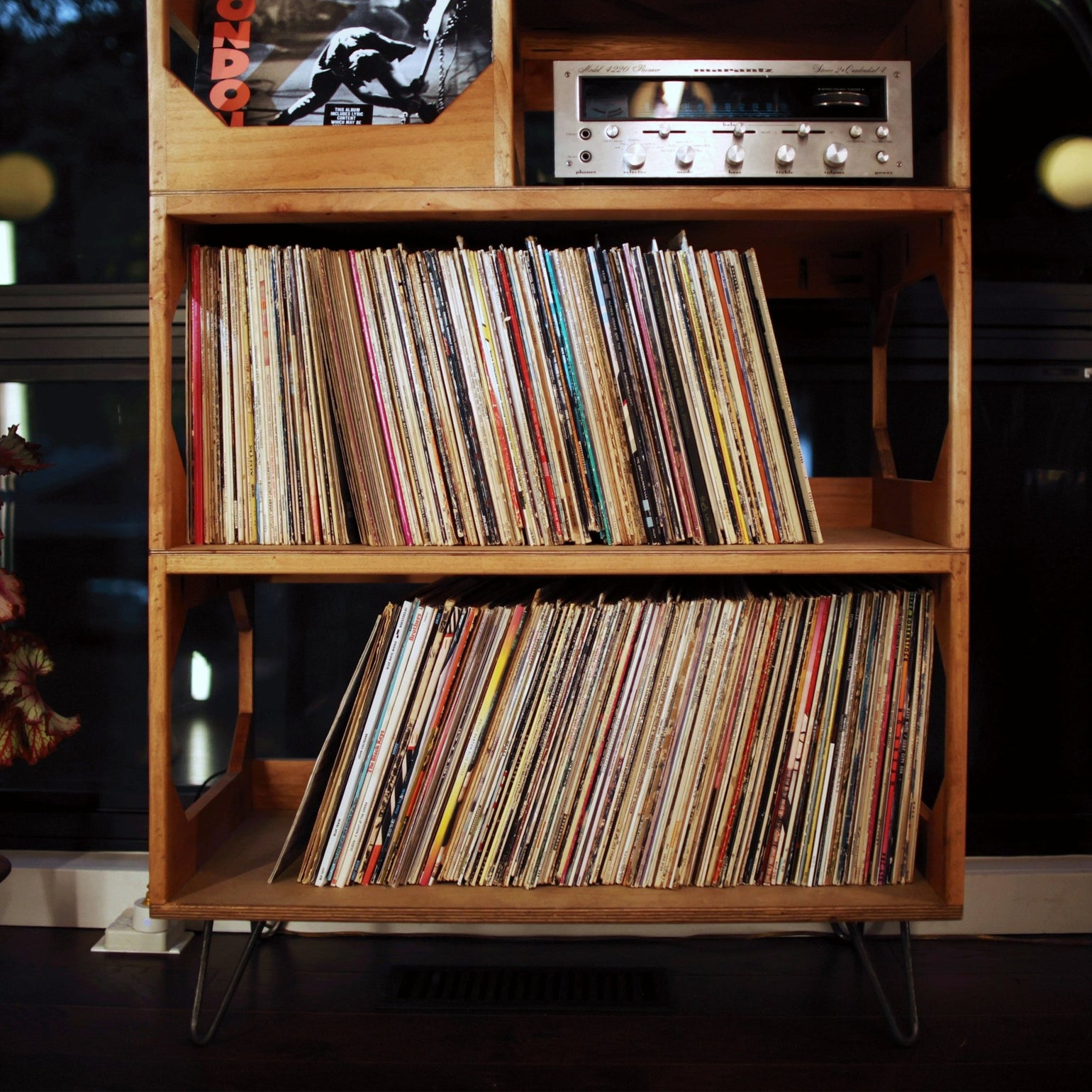 The Hamilton Turntable Station – WickerWoodWorks